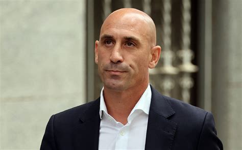 FIFA suspende a Luis Rubiales de toda actividad durante 3 años