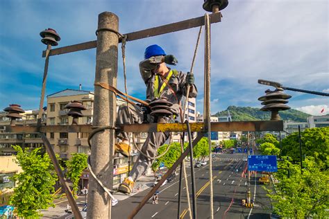 国网瓯海线路改造零停电 居民用电有保障 新华网客户端