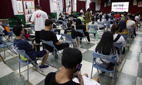 北市校園疫苗接種（2）圖 中央通訊社 Line Today