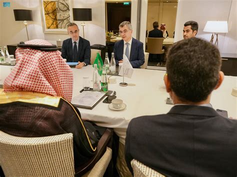 السعودية وفرنسا لتعزيز التعاون الاقتصادي في الصناعة والتعدين وتنويع