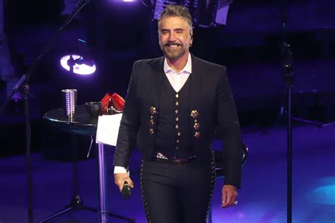 Alejandro Fern Ndez Presume Pareja En Medio De Fuertes Rumores