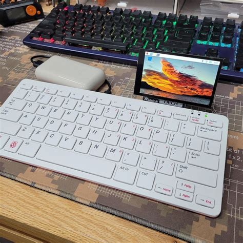 Raspberry Pi 400 Adafruit Cyberdeck Hat 電腦及科技產品 電腦周邊產品 電腦鍵盤及相關產品在旋轉拍賣