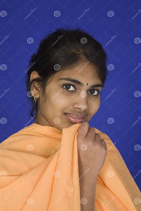 La India Adolescente Foto De Archivo Imagen De étnico 2271276