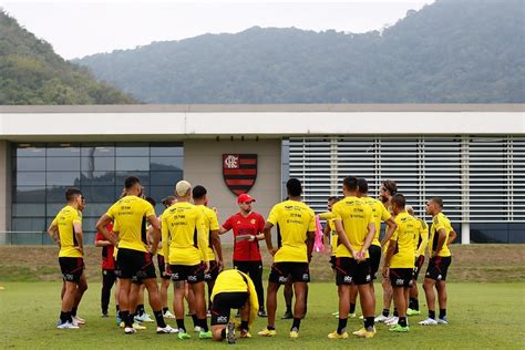 Brasileirão Flamengo se reapresenta e inicia preparação para jogo