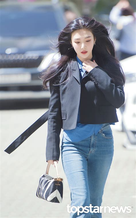 레드벨벳 조이 로드무비의 여주인공처럼 동물농장 출근길 Hd포토 네이트 연예