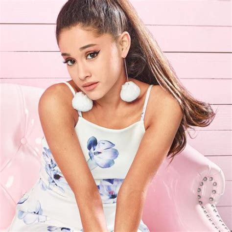 Ariana Grande Earrings Focus