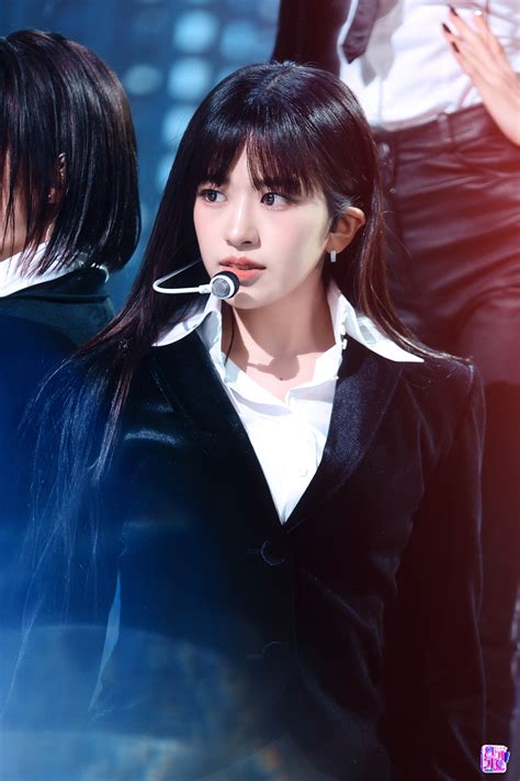 230416 Ive Yujin I Am And Kitsch At Inkigayo Kpopping