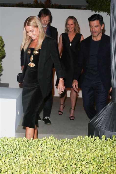 Kelly Ripa Shows Off Her Teeny Figure In Skintight Dress With Husband