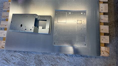 Лазерно рязане и огъване на метал с абкант Децима