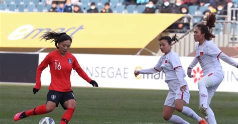 슈팅하는 여자축구대표팀 장슬기