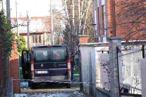 Madre Annega La Figlia Di 10 Mesi Nella Vasca E Poi Tenta Il Suicidio