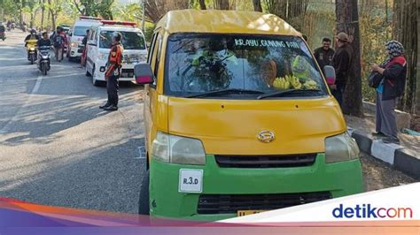 Tiba Tiba Lompat Dari Angkot Pemuda Di Semarang Tewas Seketika