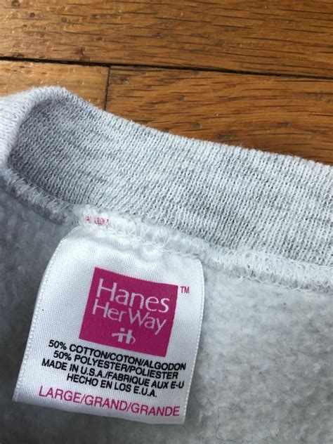 90s Hanes Her Way Penguins Christmas Sweatshirt Women Gem
