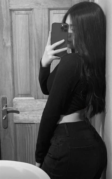 Pin De María En Almacenamiento Rápido Poses De Fotografía De Mujer