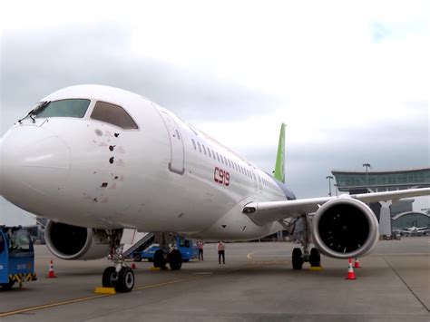 李家超：國家成功開發飛機是重要里程碑 籲勿錯過影靚相黃金機會 新浪香港