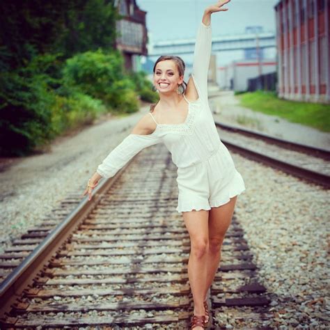Image Payton Senior Pics By Dawn Biery Via Payton Instagram 07 