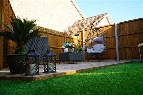 Different Ways Of Dressing Your Artificial Grass For Maximum Impact