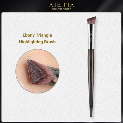 Aietia Triangular High Gloss Makeup Brush Ultra Soft Bristles
