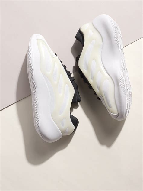 Truffle Collection Women Sandler Colourblocked Basics Slip On Sneakers