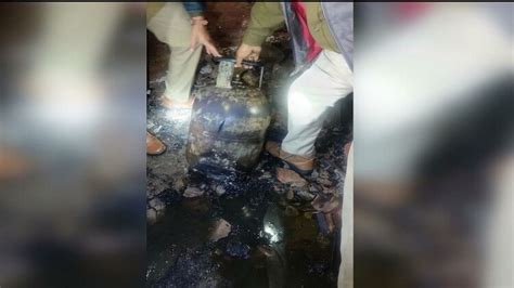 Noida Hut Caught Fire Due To Cylinder Explosion Amar Ujala Hindi News