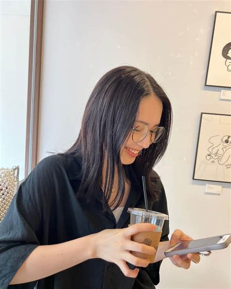 大原梓さんのインスタグラム写真 大原梓instagram「☕️♡ ずっと行きたかった個展に行けましたよ〜 ということで投稿🫶🏻」8月