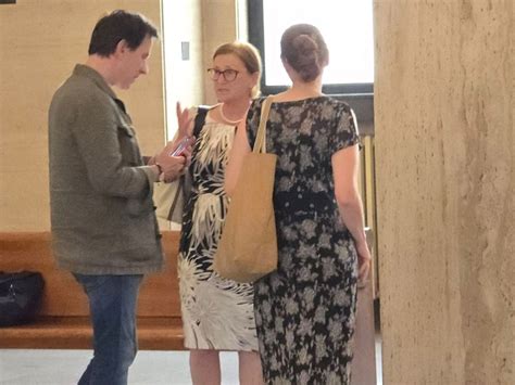 СУПЕР ЕКШЪН В ПИК Tv Колтуклиева на нож с адвокатката Ина Лулчева заради делото за ОПГ с