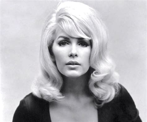 Stella Stevens Biography - Facts, Childhood, Family Life & Achievements