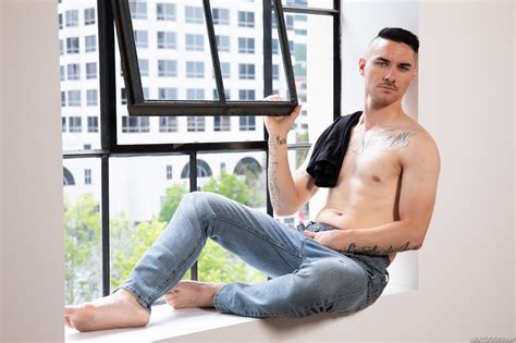 Horny Homosexuals Zak Bishop And Roman Todd Lick And Drill Each Others