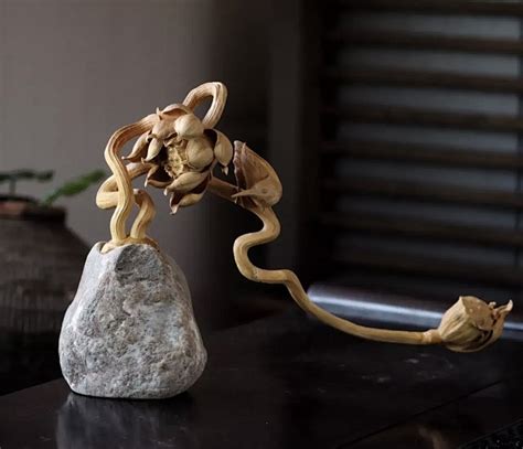 《一“鹭”路连科》盆景 黄杨木整料手工雕刻“莲和鹭，”寓意一路连科，步步高升。