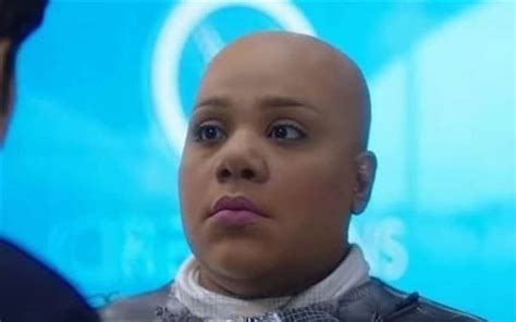 تعرف على الإعلامية صاحبة صوت زومبا التي قدمتها شيماء سيف في مسلسل في