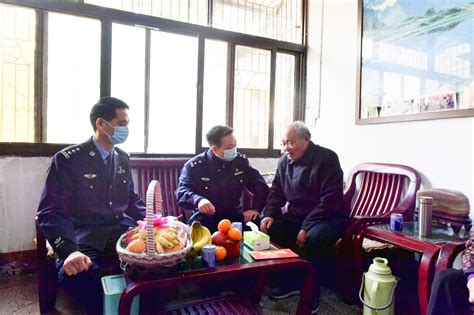 市公安局慰问烈士和因公牺牲民警家属 大冶市人民政府
