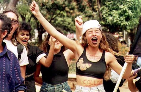 60 Stunning Photos Of Women Protesting Around The World The