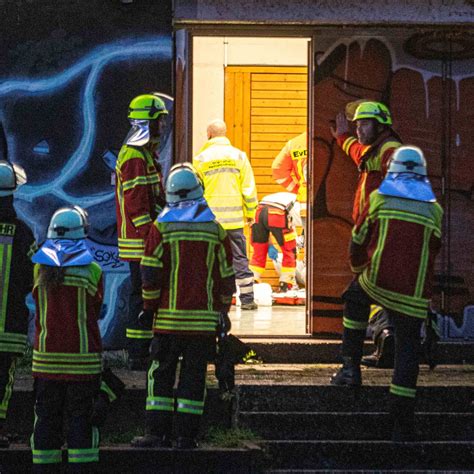 Kinder Bei Sturz Durch Dach Einer Turnhalle Schwer Verletzt SWR Aktuell