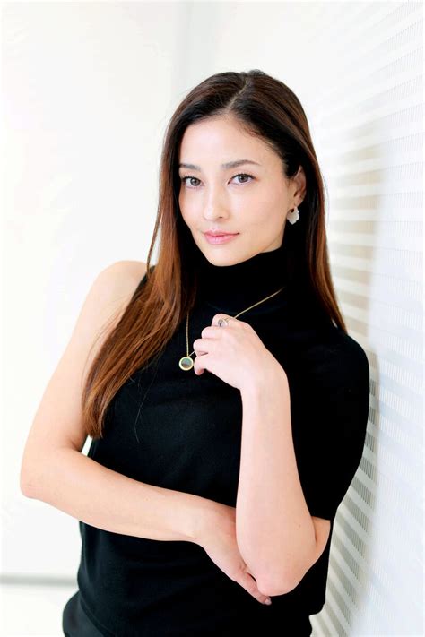 10年ぶり日本での本格活動再開の黒木メイサ、「今後、歌ったりは？」質問に「ない、ない、ない」 スポーツ報知
