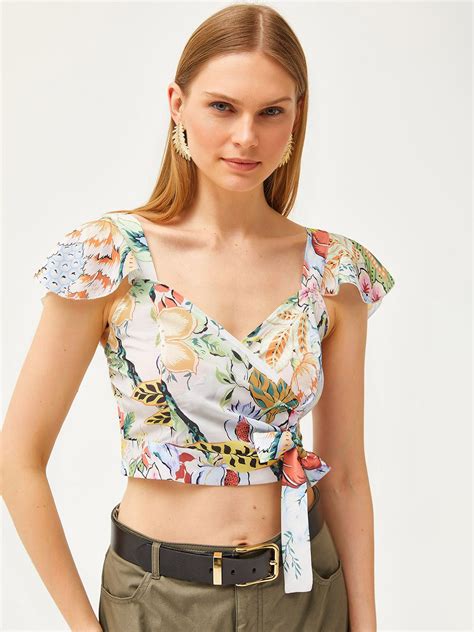 Buy Olalook Floral Print Sweetheart Neck Flutter Sleeve Wrap Crop Top