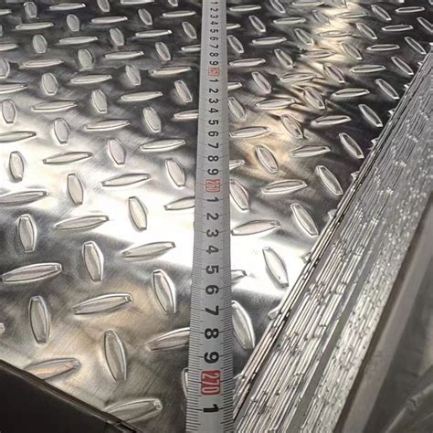 Aluminum Checker Plate Sheet ASTM A Mild Steel Chequered Plate Embossed Carbon Sheet