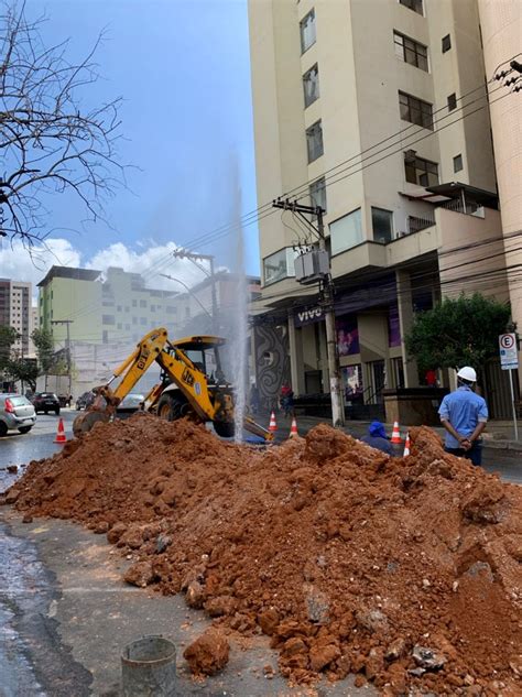 Obra Da Copasa Causa Transtorno No Trânsito Na área Central De