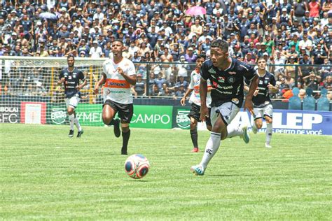 Bruxa Está Solta Ronald Sofre Lesão E Pode Ser Mais Um Desfalque Do