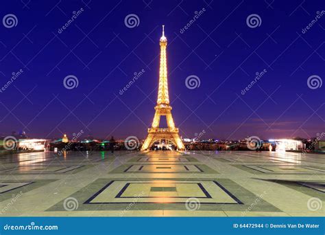 Nuit Eiffel de Trocadero image stock éditorial. Image du repère - 64472944
