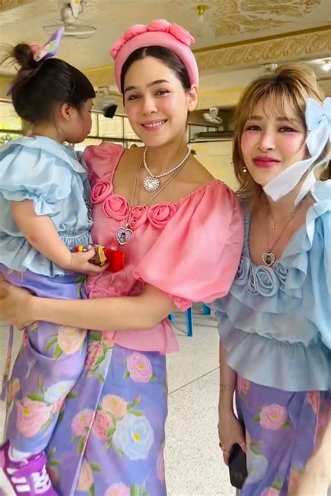 Gossipstar ป้าพีช หลานเกล ทำบุญวันเกิดร่วมกัน 😍 เมื่อวานนี้นอกจากจะเป็นวันเกิดของดาราสาว