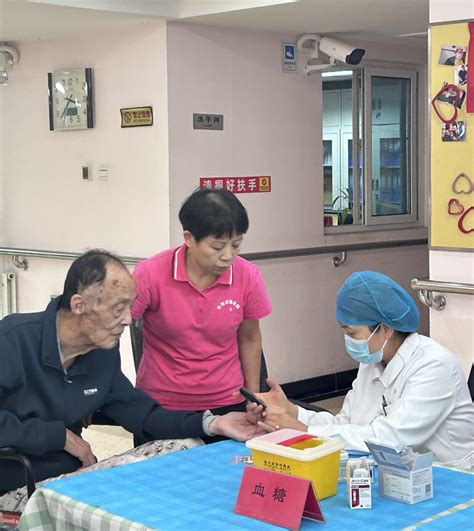 掌握实情担当作为党旗飘扬 北京生命绿洲公益服务中心党支部走进基层开展医者先行敬老院义诊活动