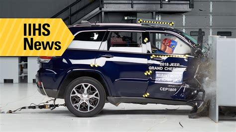 Major Flaws Revealed By The Iihs Passenger Side Small Overlap Front Crash Test Autoevolution