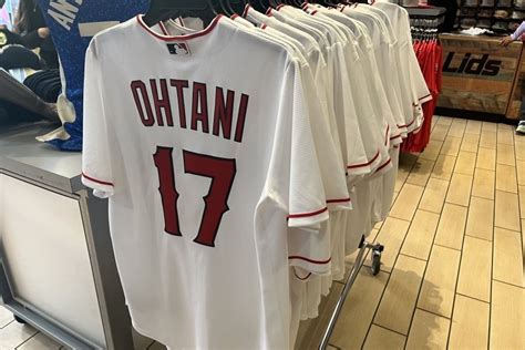 오타니 유니폼 떨이로 내놓은 천사 Mlbpark