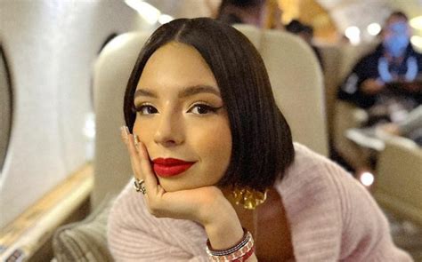 Ángela Aguilar se considera muy americana para los mexicanos