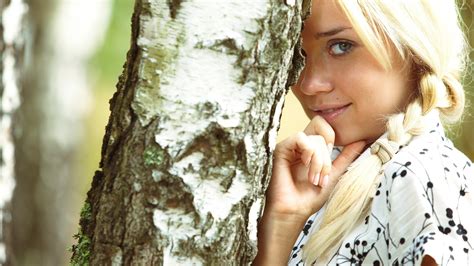Blonde Hiding Behind A Tree Wallpaper Girl Wallpapers 44118