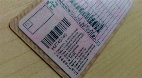 Koniec bezterminowego prawa jazdy Kto musi wymienić dokument