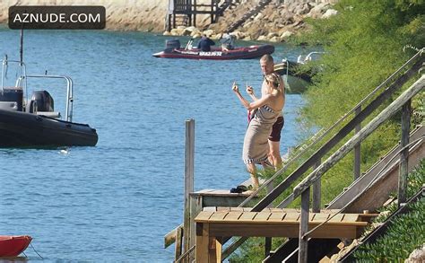 Marion Cotillard Naked With Guillaume Canet As They Enjoy A Romantic Dip In The Ocean AZNude