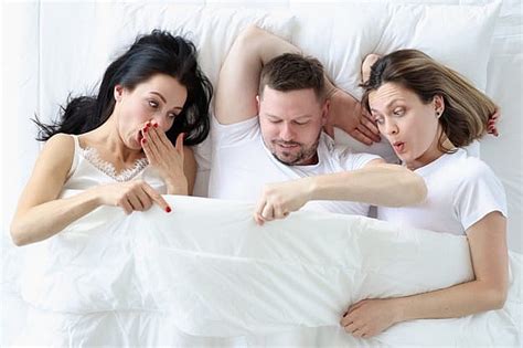 Seksuele Trios Het Plezier Om Twee Escorts Tegelijk Te Plezieren