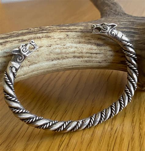 Brazalete Vikingo Lobos Joyería Artesanal Online