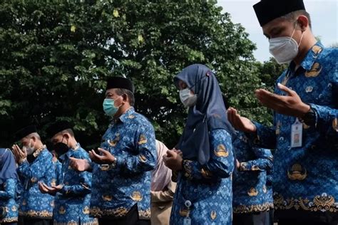 KABAR MENGEJUTKAN Meskipun KENAIKAN GAJI Telah Disetujui Oleh JOKOWI